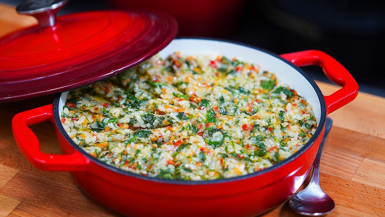 Pilaf de orez cu urzici de post – rețetă vegană simplă și gustoasă